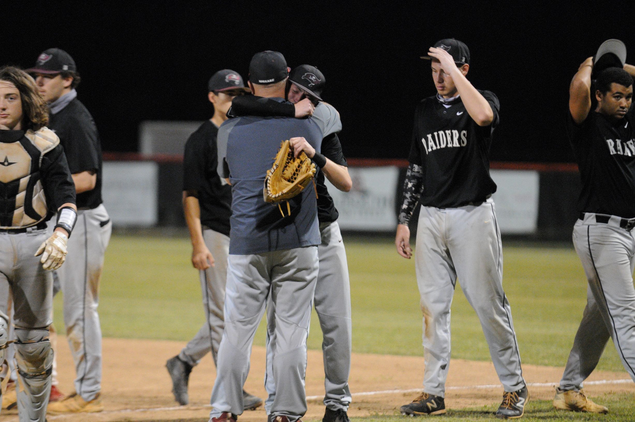 Extra-inning defeat lowers curtain on Raider baseball season | Navarre ...
