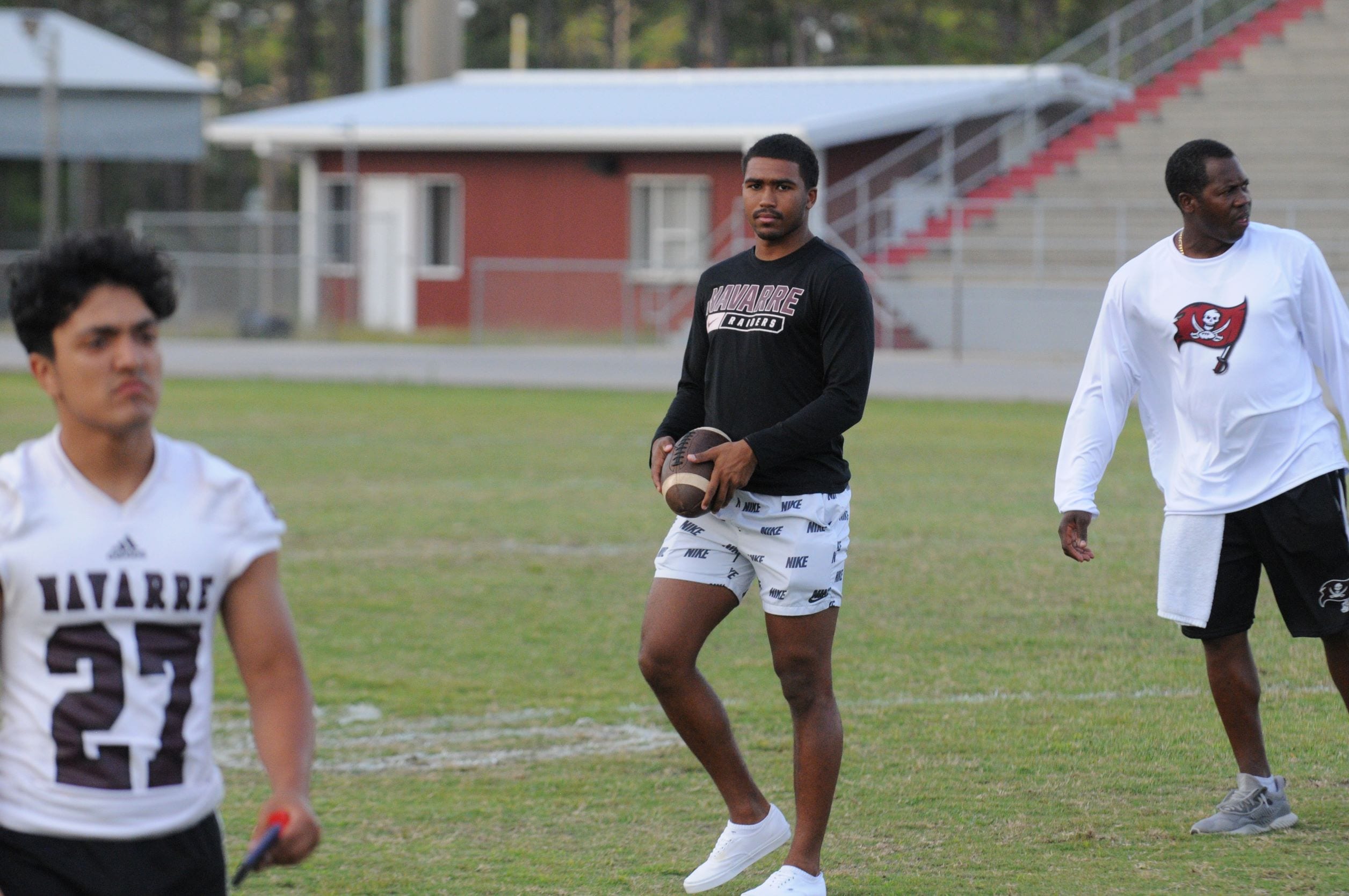 Football magazine tabs Dante Wright preseason all-conference pick ...