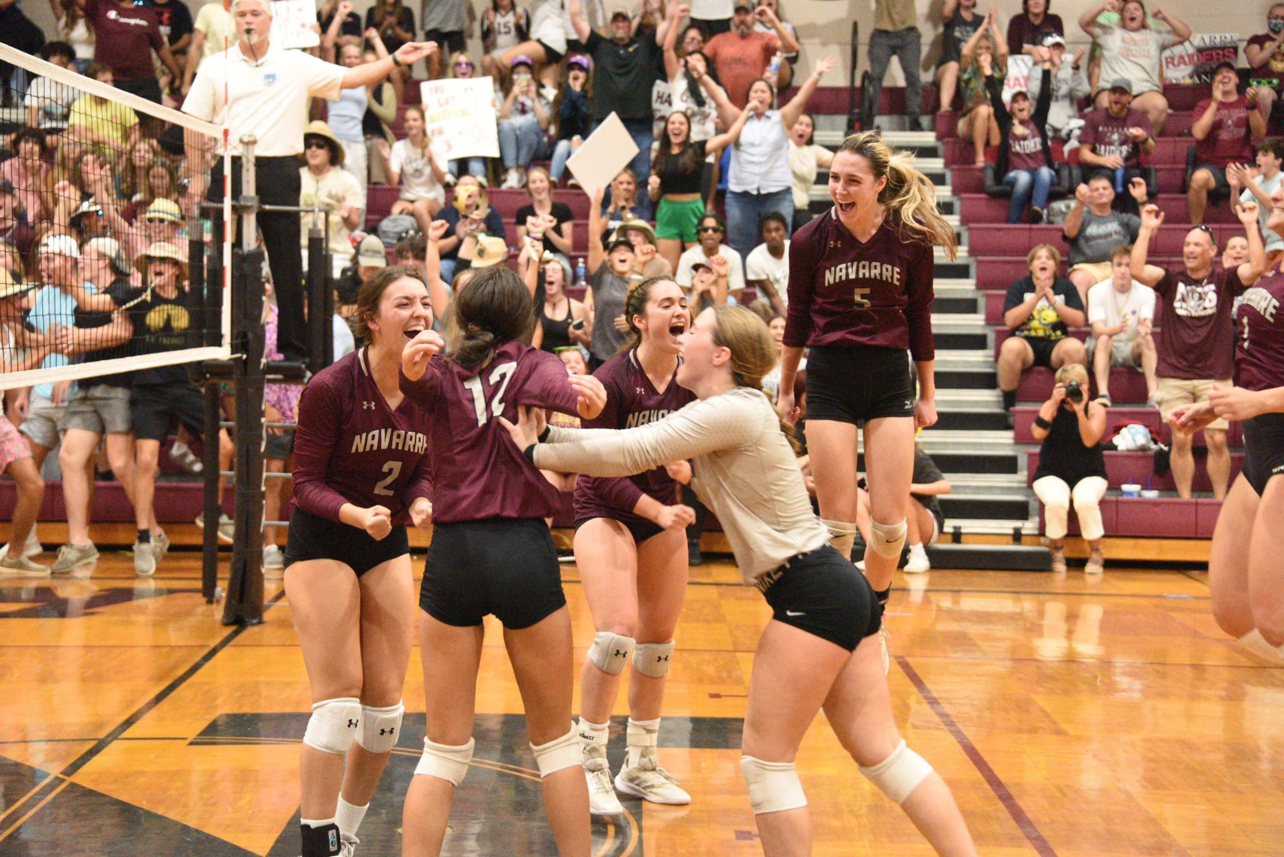 Navarre survives battle of unbeaten teams | Navarre Press