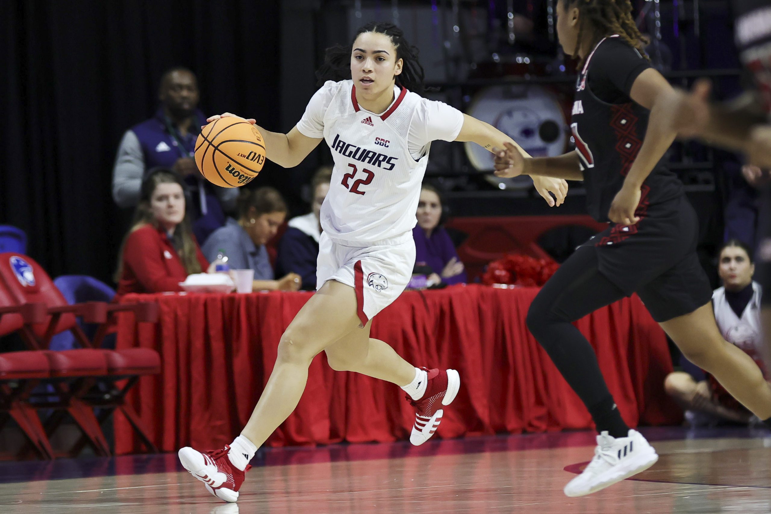 With year of college experience, Leggett ready to raise her game even ...