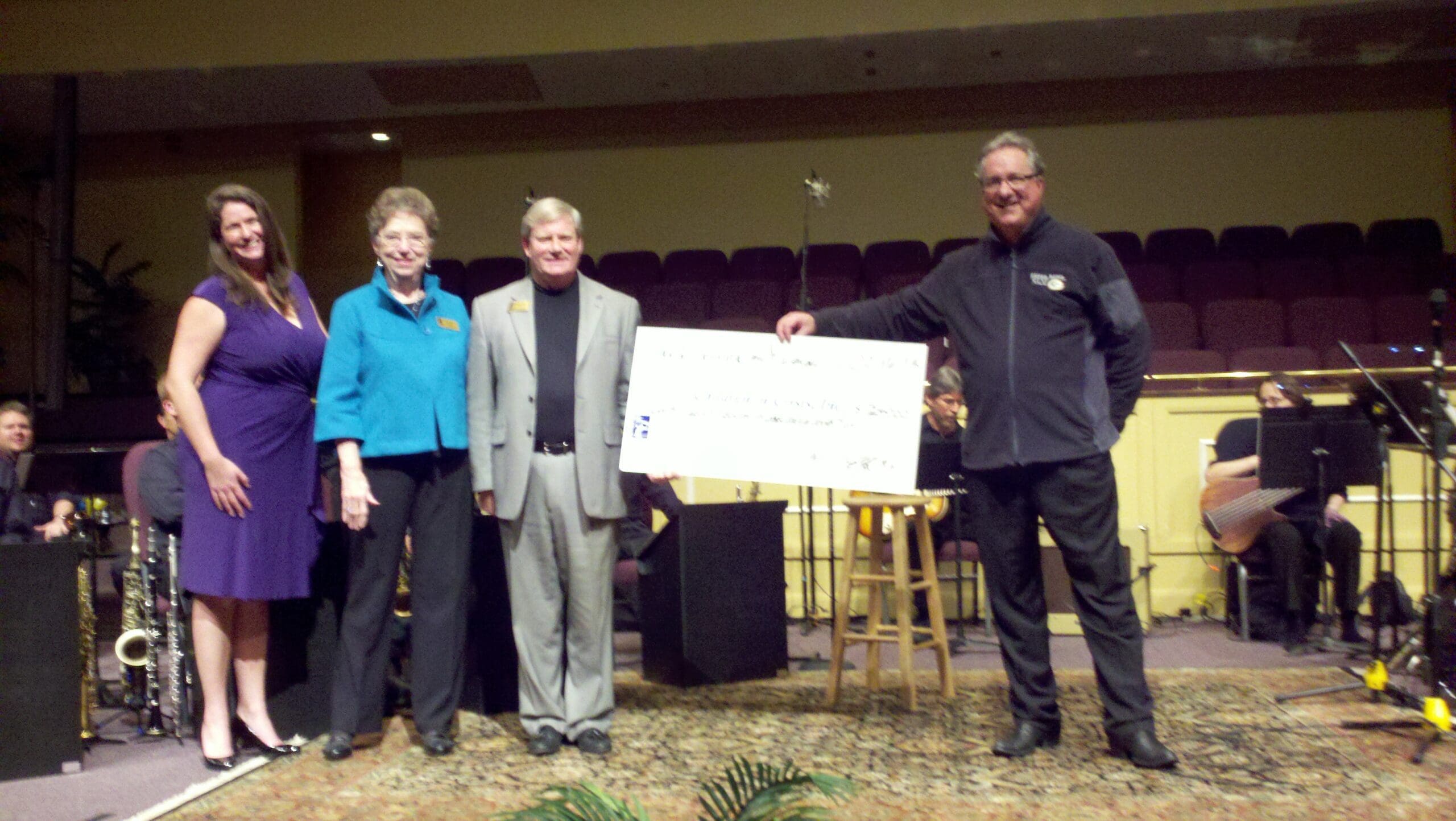 David Seering concert raises $24K for Children in Crisis | Navarre Press