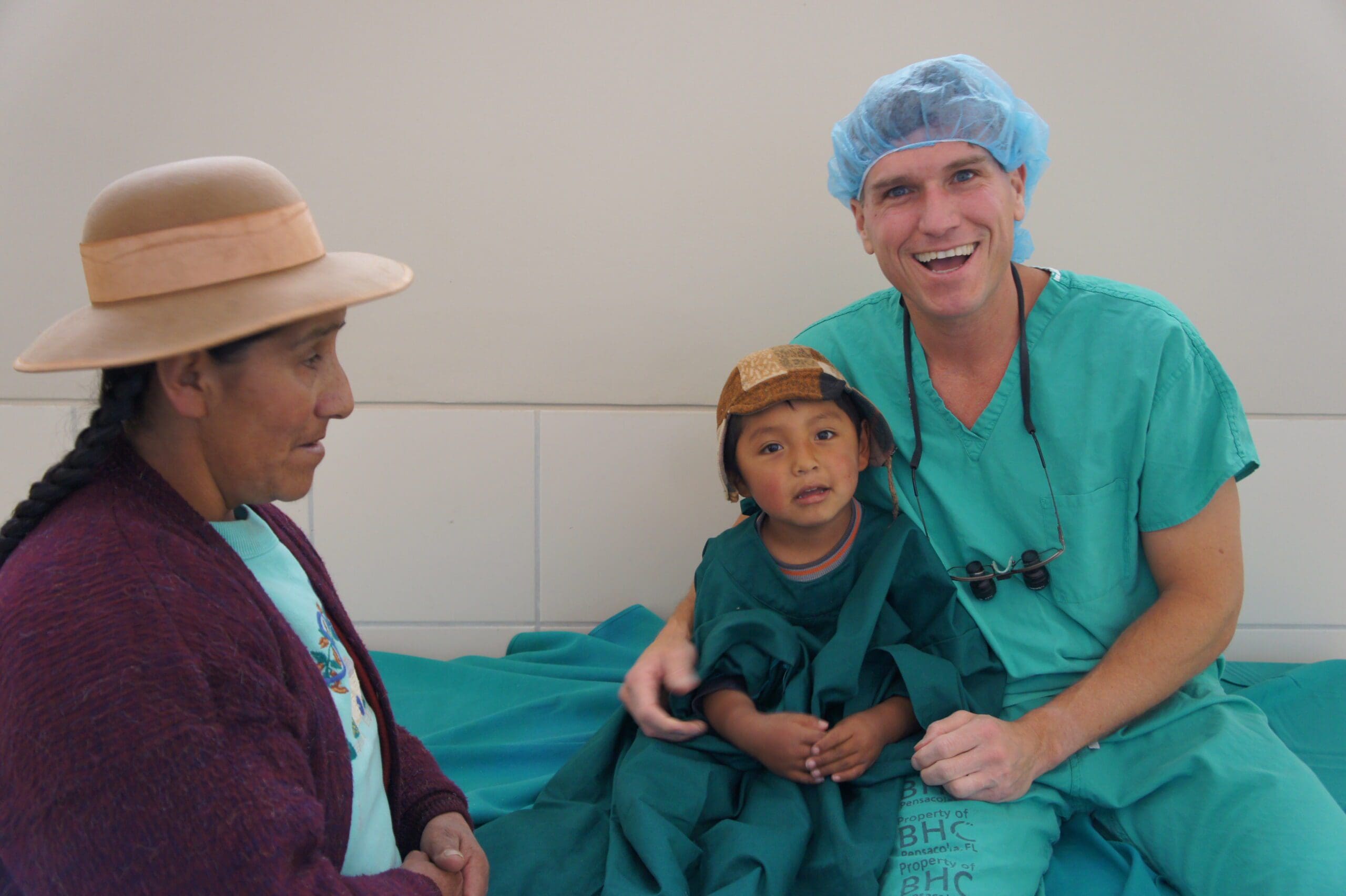 Local doctors show “love for Peru” | Navarre Press