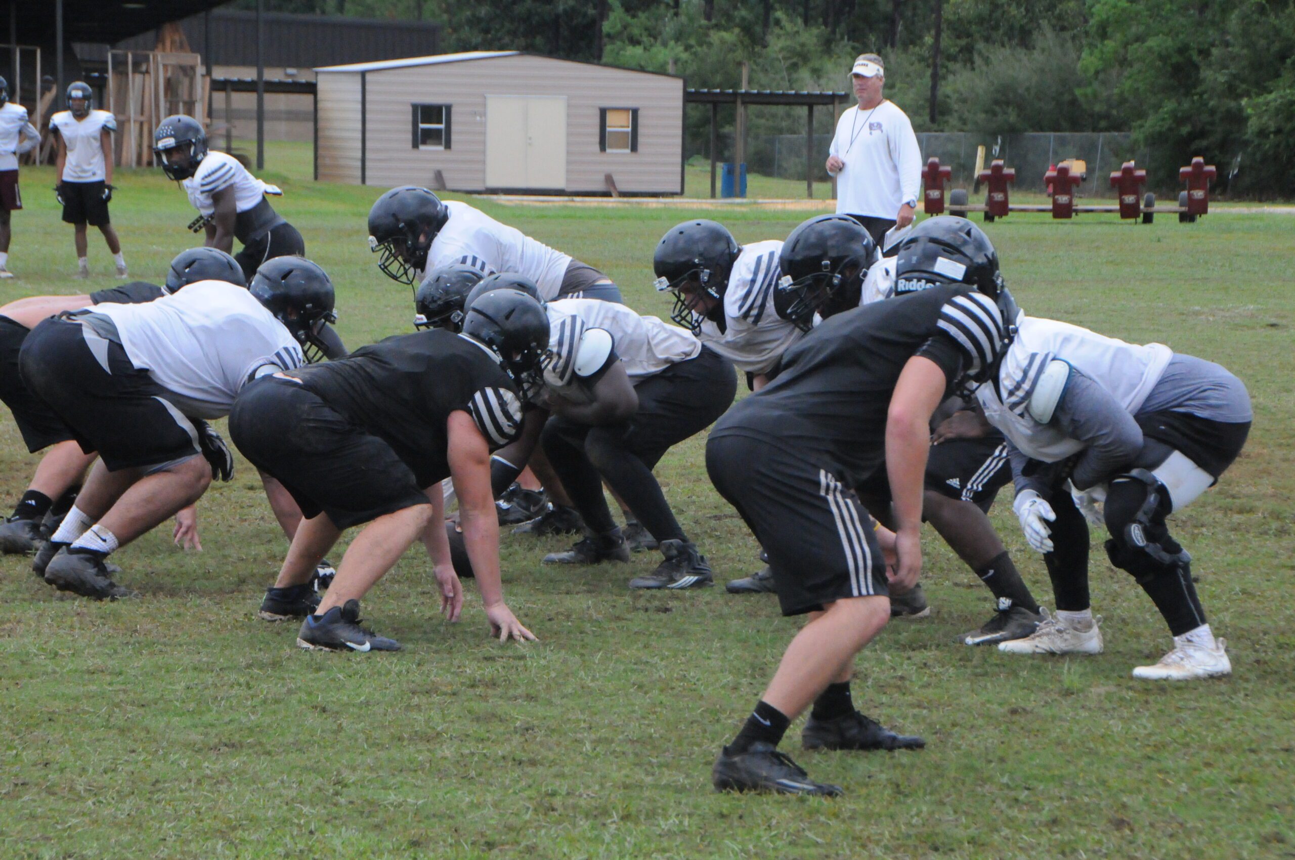 Defensive line brings aggressive mentality to the field | Navarre Press