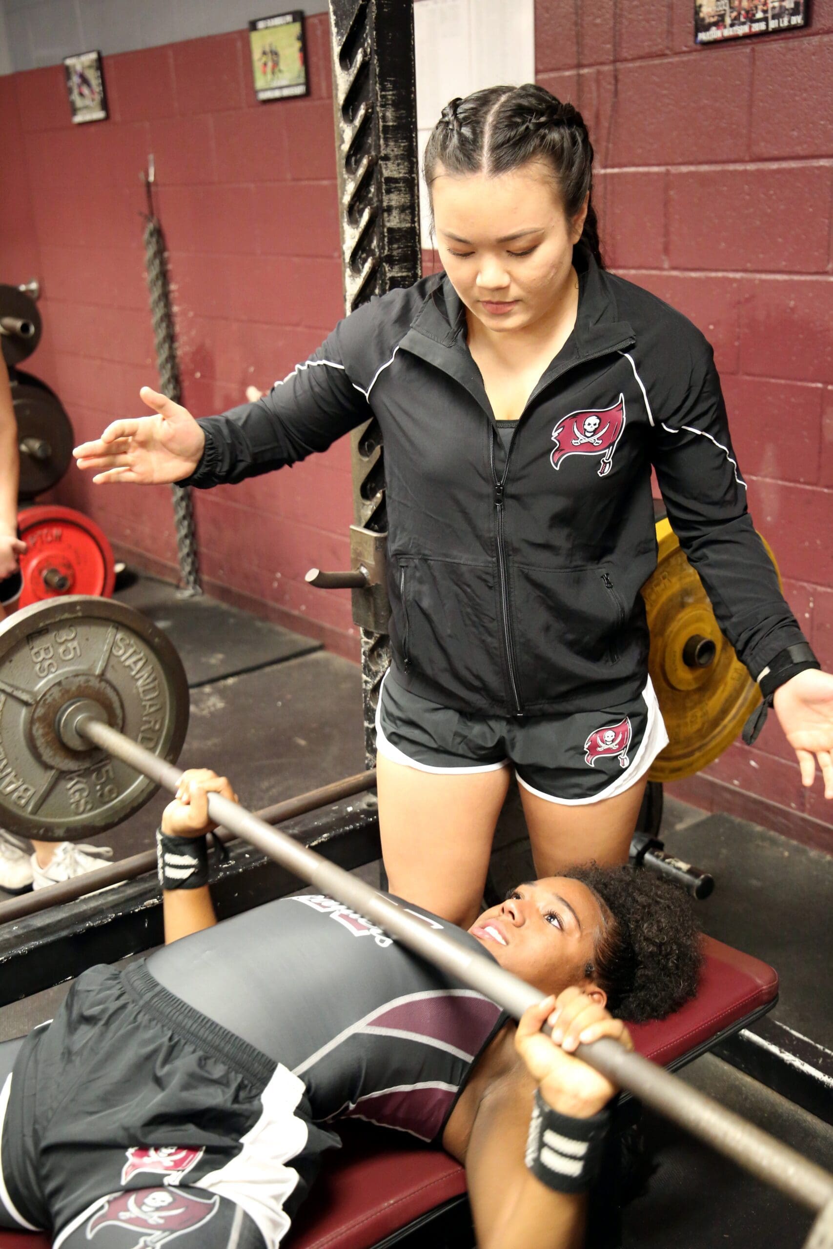 Raider lifters dominate Indians | Navarre Press