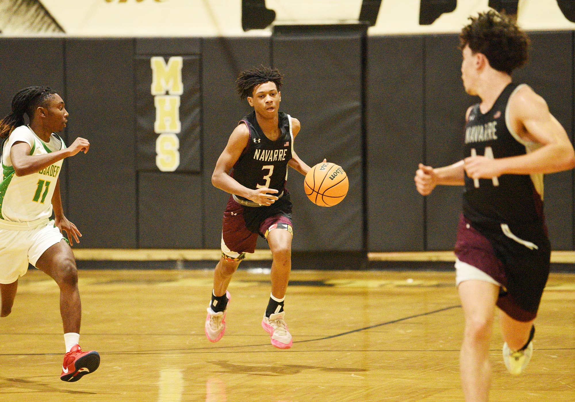 Despite tough start, Raider boys hoops team keeping energy up | Navarre ...