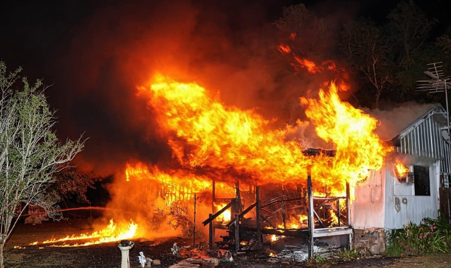 Fire destroys Tiffany Lane home, occupant unharmed | Navarre Press