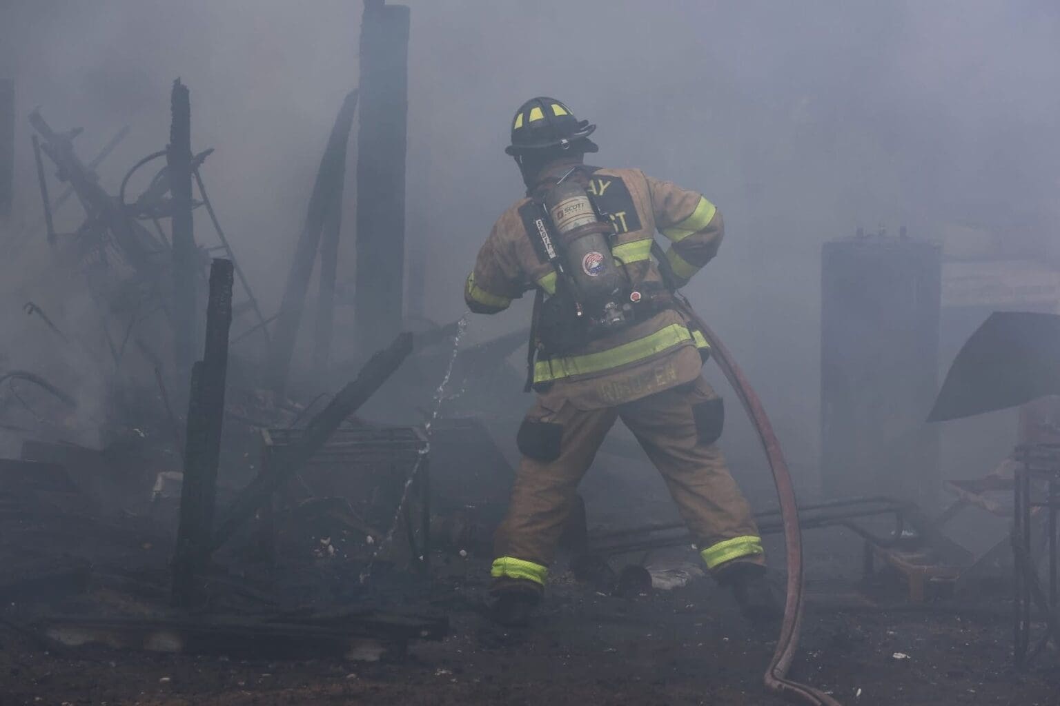 Weekend mobile home fire leads to firefighter injury | Navarre Press
