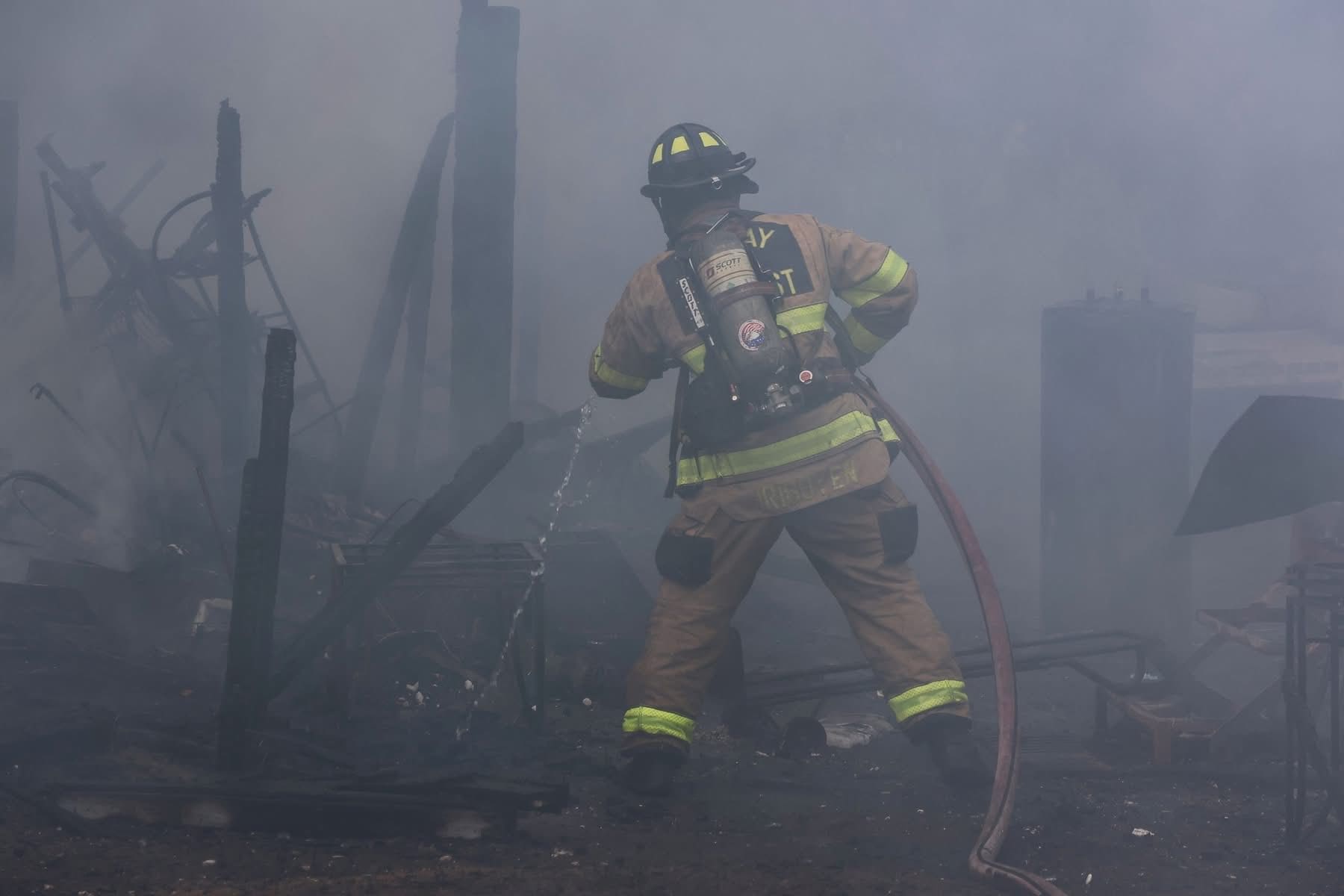 Weekend mobile home fire leads to firefighter injury | Navarre Press